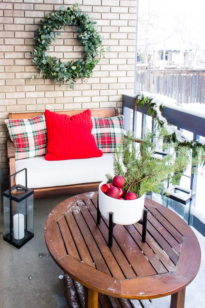 Red and White Festive Outdoor Christmas Decorations - Inspiration For Moms