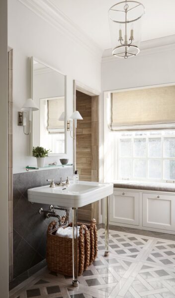 7 Ideas on How to Decorate the Bathroom Counter - Inspiration For Moms