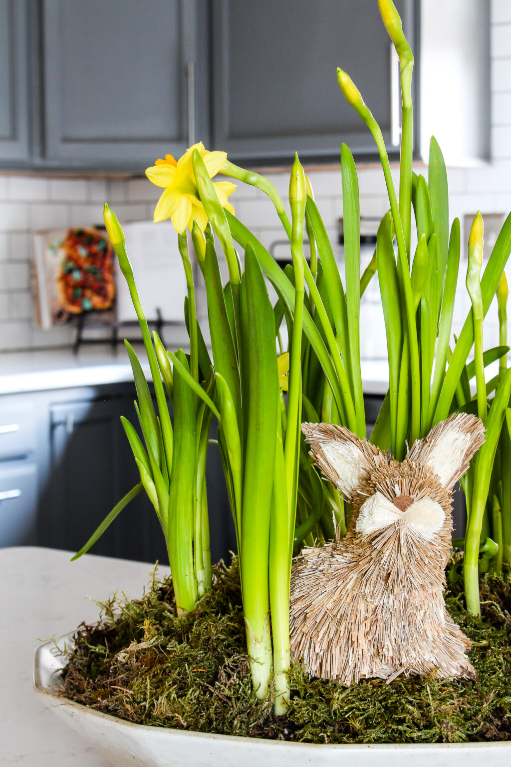 Easy 10 Minute Spring Table Centerpiece DIY - Inspiration For Moms