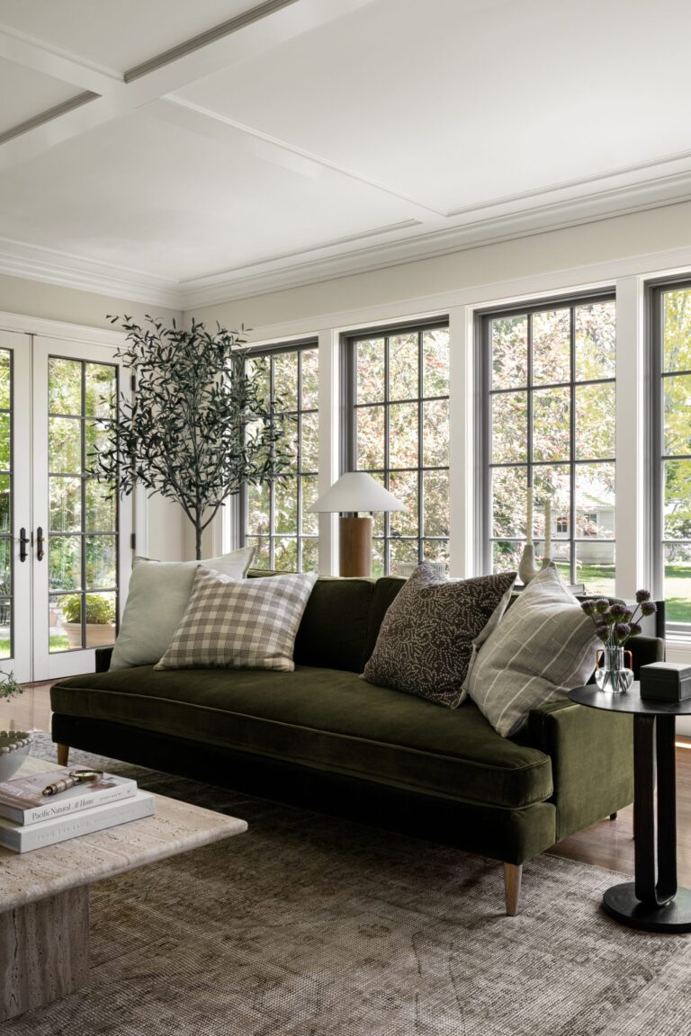 10 Simple Ideas For Decorating With Green Home Decor - Inspiration For Moms